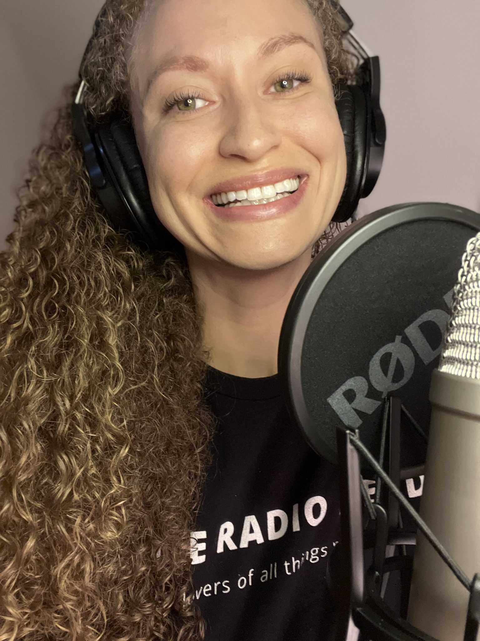 “The Viral Transformation: Catfish Queen Shocks with 20-Year Face Makeover” - Z News Service