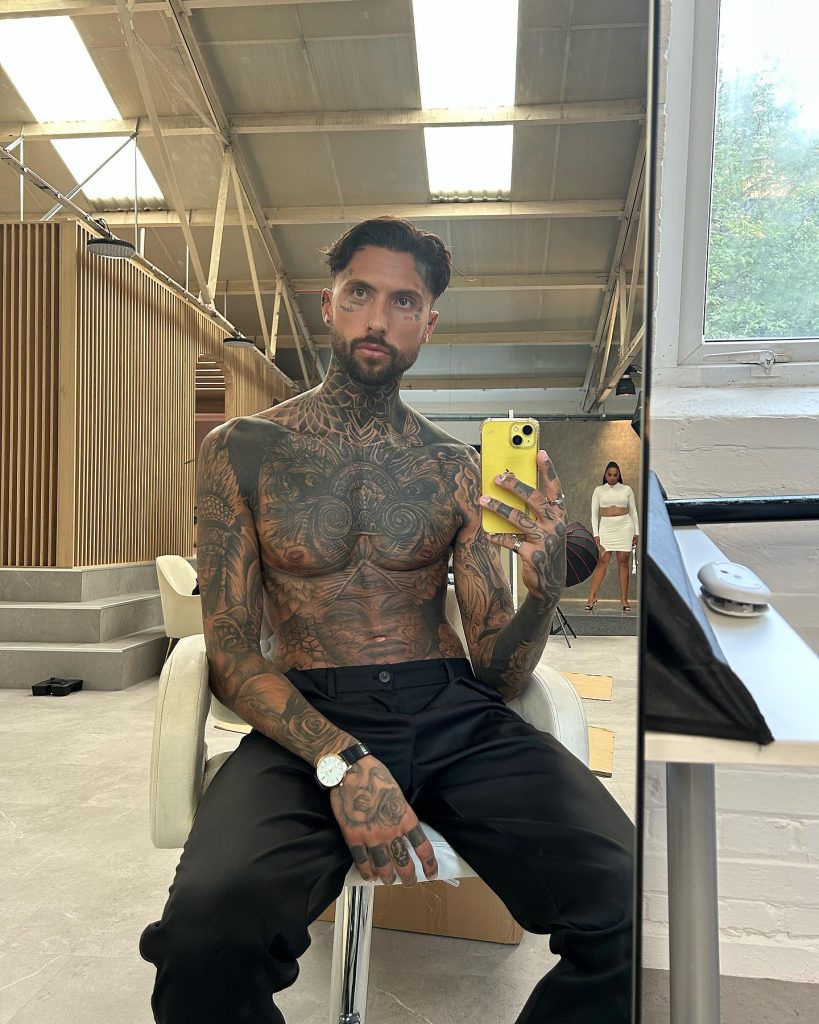 "Married at First Sight" Celebrity Brad Skelly Models Shein's Festive ...